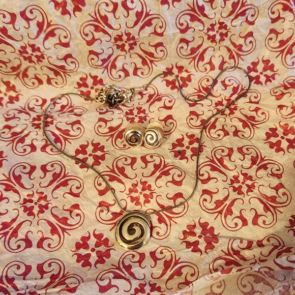 Brighton | Jewelry | Brighton Silver Swirl Necklace And Earring Set ...